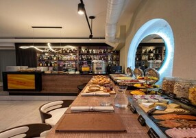 Pequeno-almoço tipo buffet diário incluído