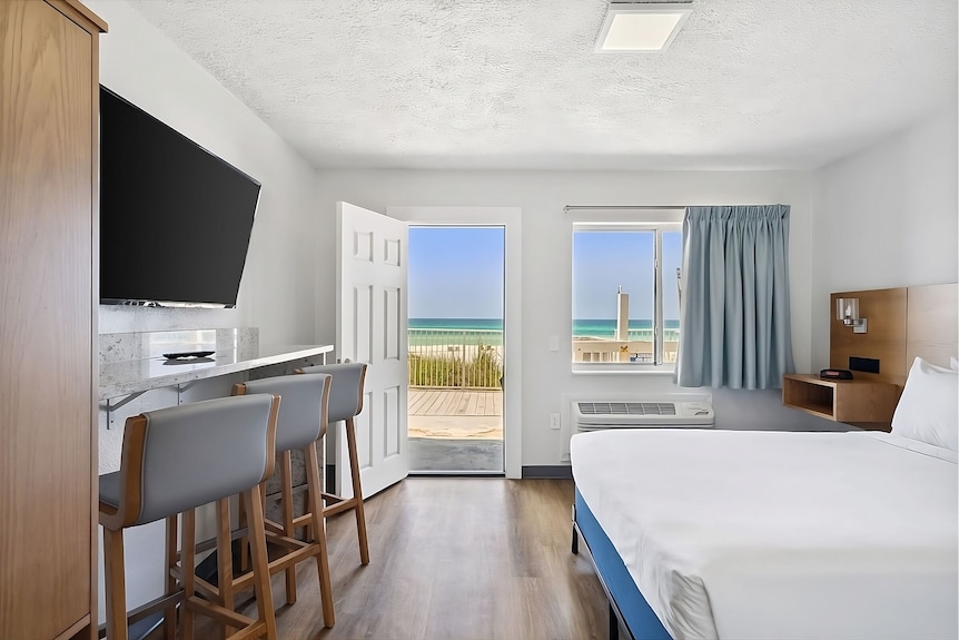 Ocean/gulf View Beach Walkup Deluxe Suite At Sugar Sands Beachfront Hotel - Laguna Beach