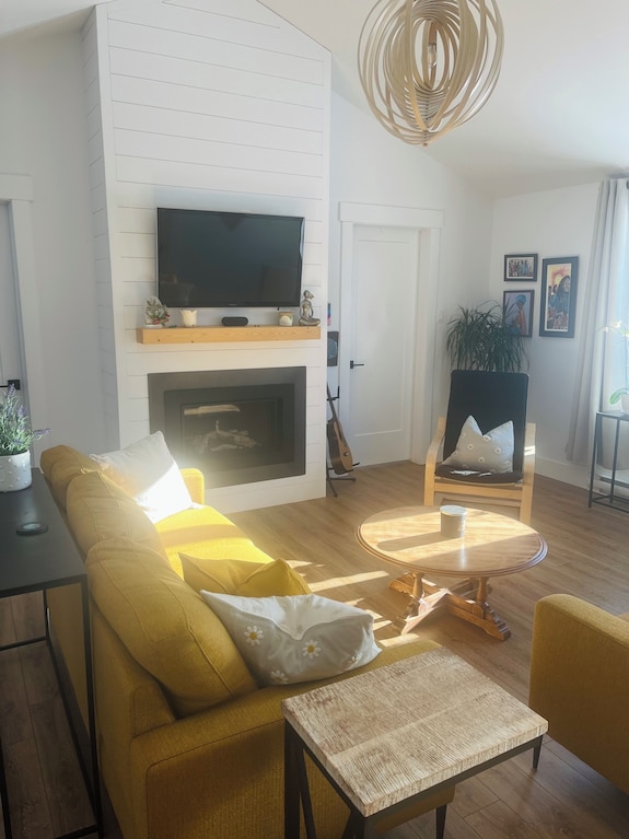 Now Booking 2026 Spacious Cottage Close To Parlee Beach And Main Street Shediac - New Brunswick