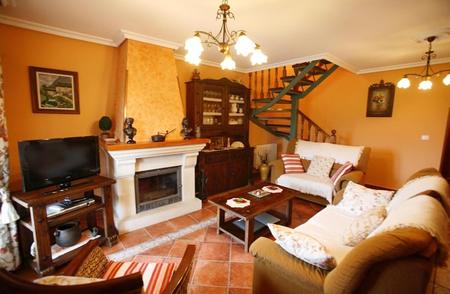 Casa De Vacaciones 'Supereda' Con Vistas A La Montaña, Terraza Privada Y Wi-fi - Parres