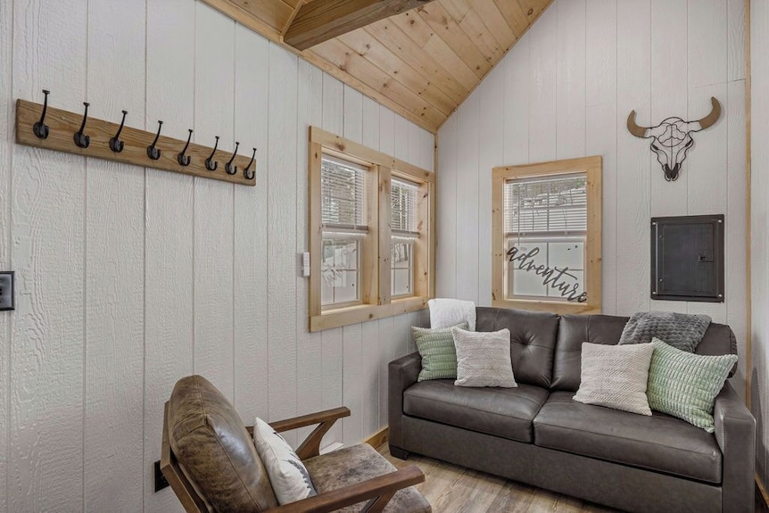 Hill Side Suite - Lake Erie, PA