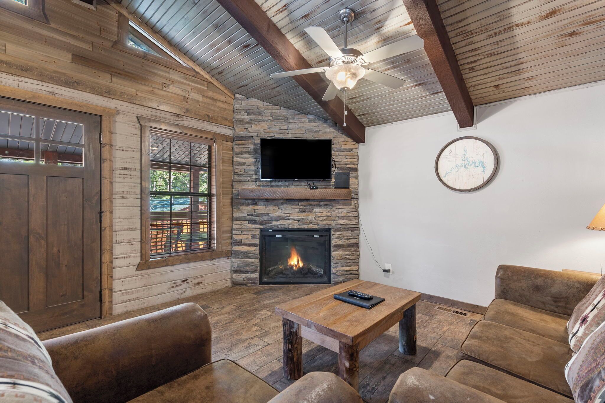 Cozy Lakeside Cabin, Minutes To Silver Dollar City!  Resort Perks & Ticket Deals! - Missouri