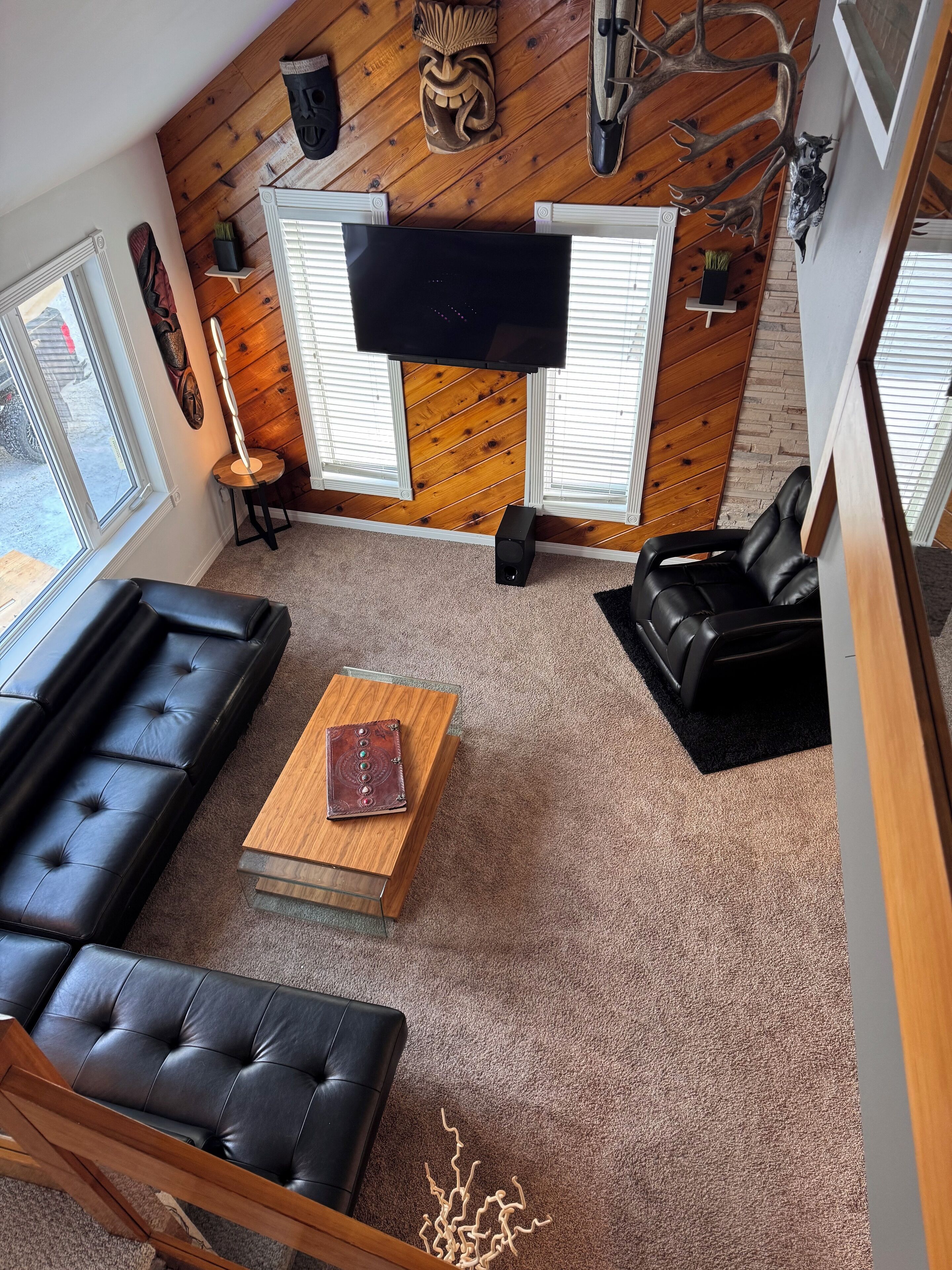 Funky Style House With The Outdoors At Your Feet, Yet Within City Limits! - Yukon