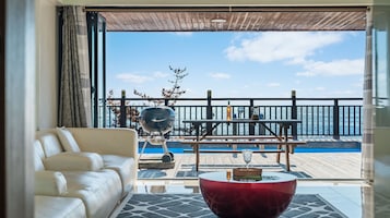 Quarto básico, 2 quartos (Room 101 (Ocean View/Pool Villa)) | 1 quarto, Wi-Fi de cortesia