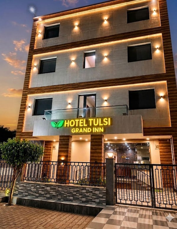 Hotel Tulsi Grand Inn - Vrindavan