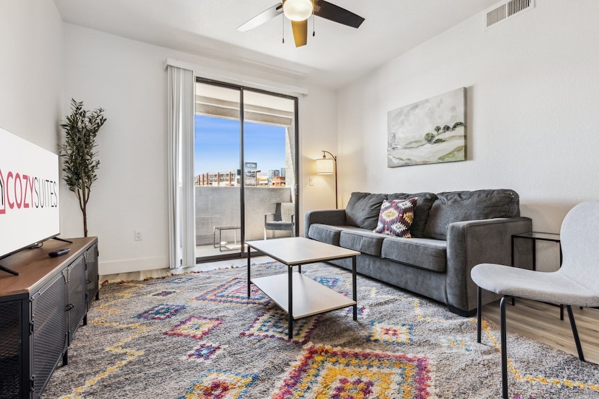 Cozysuites Glendale - Westgate With Pool! 09 - 格蘭岱爾