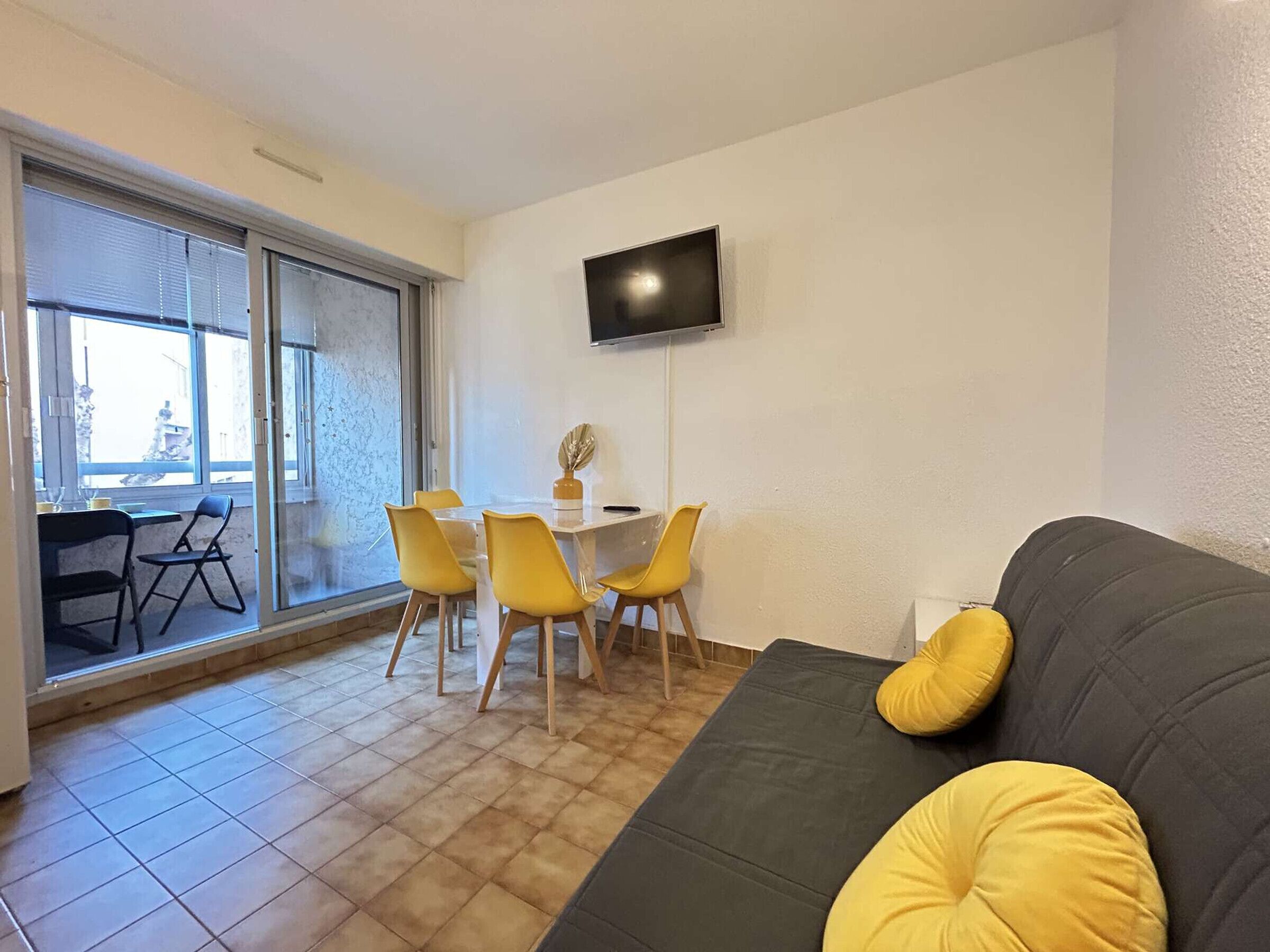 Sainte-maxime: 2-room Apartment, Sleeps 4 With Pool And Parking Included - Sainte-Maxime