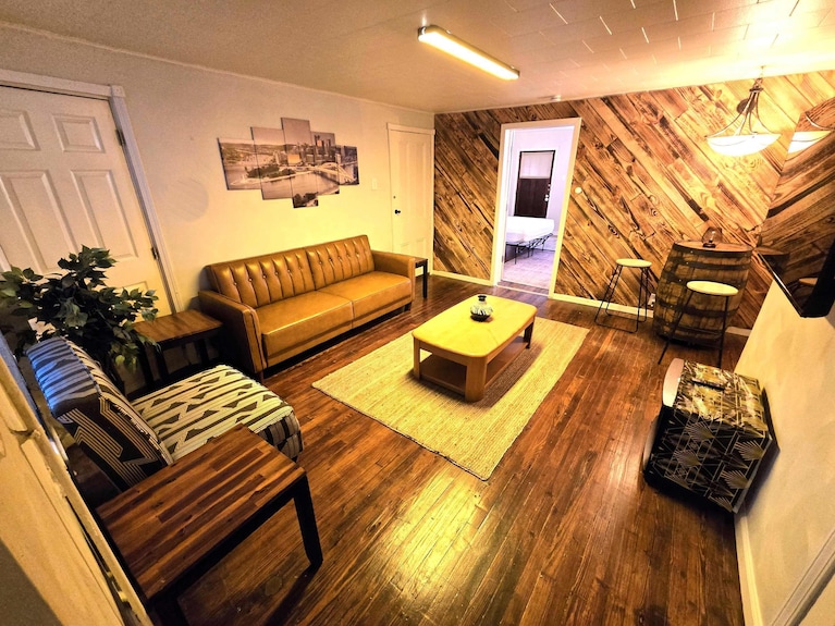 The Speakeasy - Stylish 1-br W/ Roaring 20s Charm! - Pittsburgh, PA