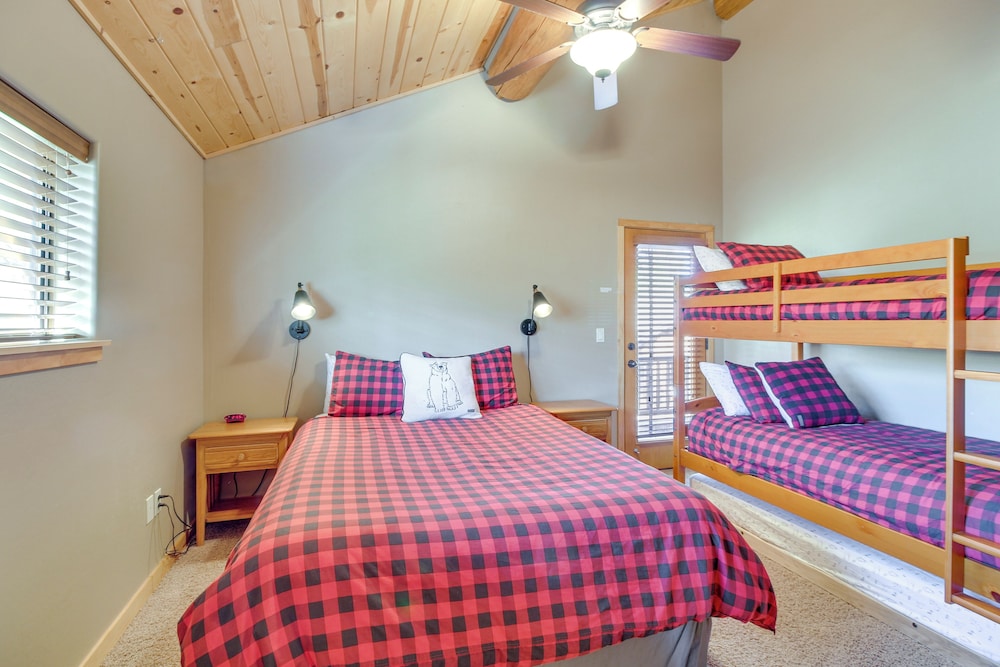 Fire Pit: Cozy Winter Cabin, 45 Mi To Sunrise Park - Show Low, AZ