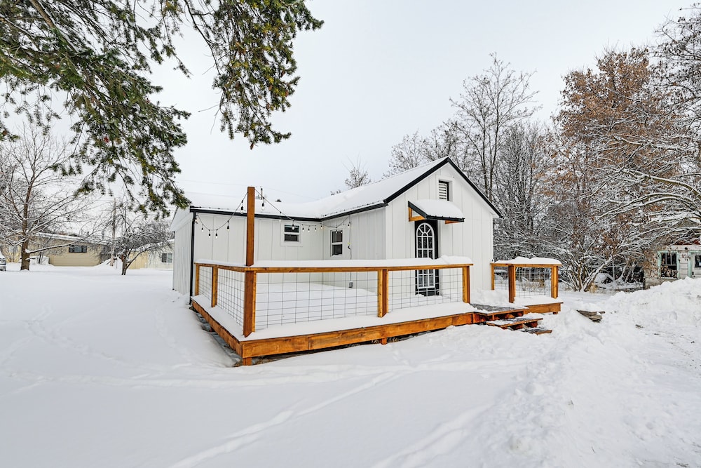 1 Mi To Main Street Polson: Updated Home W/ Deck! - Polson, MT