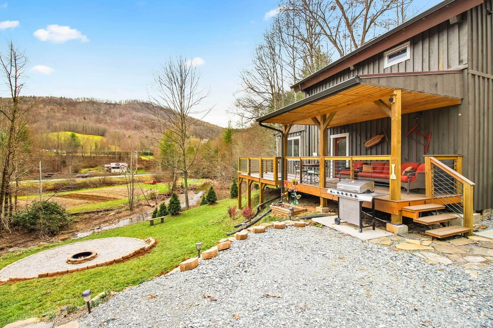 'The Nuthouse On Squirrel Creek': Ski, Hike & Fish - Roan Mountain, TN