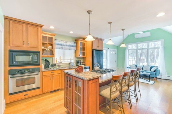 16 Mi To Boston: Home W/ Deck In Weymouth - Quincy, MA