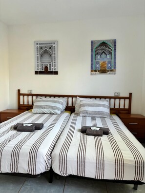 Cabin C3 | Berço de viagem, Wi-Fi de cortesia, roupa de cama