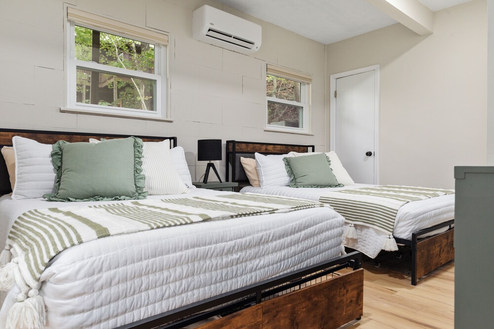 The Hillside Hideaway, a stunning retreat located in the heart of Bryce ...