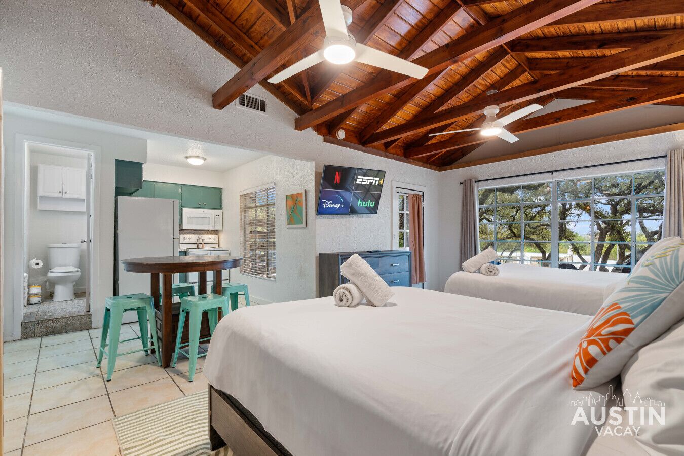 Steps To Lake Travis  Waterpark, Slides & Pools  Patio, Firepit & Grill - Lakeway, TX