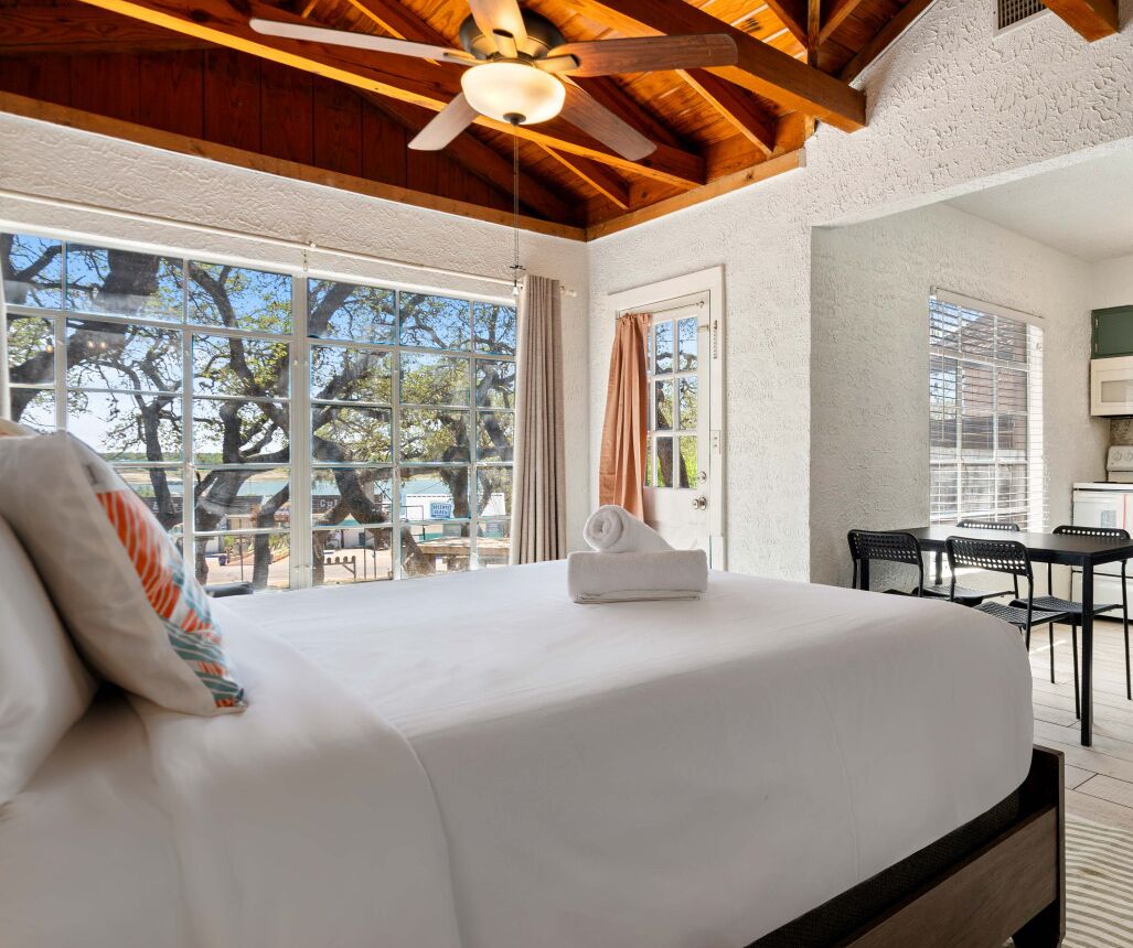 Laketravis Bungalow 2 - Lakeway, TX