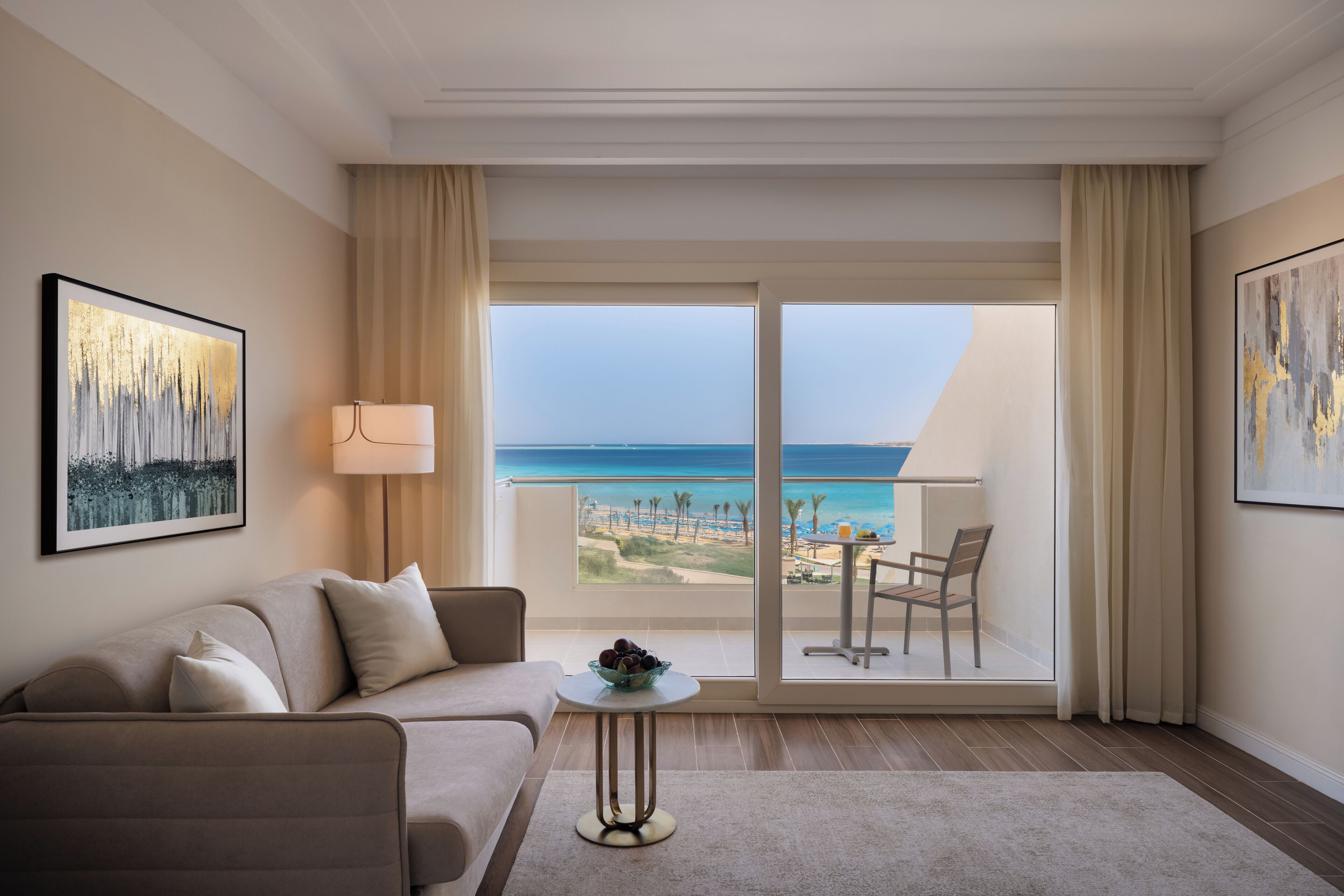 Executive Room Sea view | Cofre no quarto, secretária 