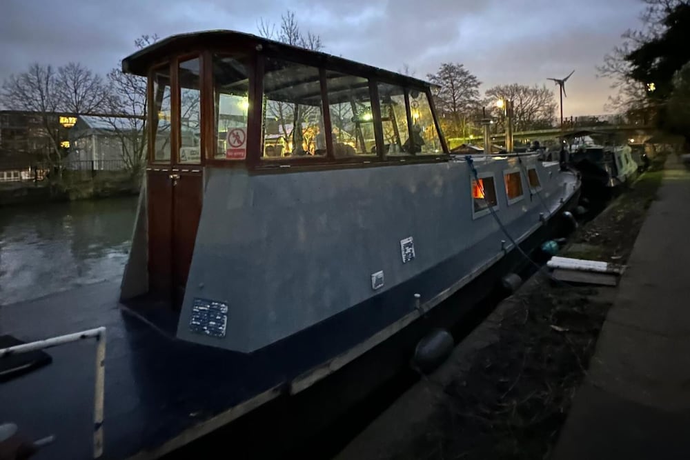 London Dutch Barge - Sleeps 3 & Cosy Fireplace - Marylebone