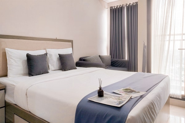 Stunning Studio Apartment At Transpark Bintaro - West Java