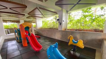 Área de recreio para crianças (ao ar livre)