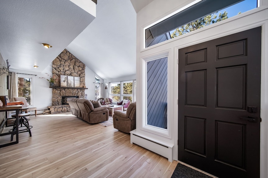 Family Mountain Getaway W/ Views! Close Denver, Redrocks, Hottub, Hiking,fishing - Evergreen, CO