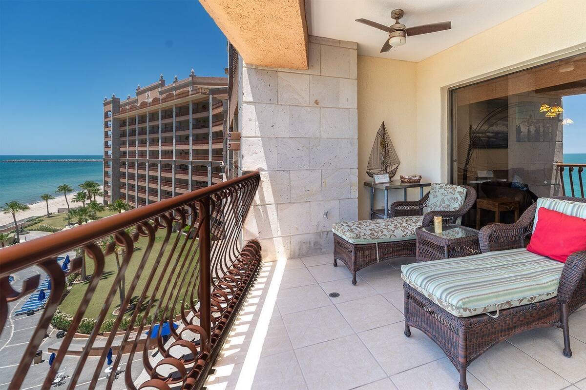 Apartamento em Condomínio Fechado, várias camas, varanda, vista para o oceano (Sonoran Sun SE 609)