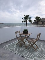 Estúdio Superior, varanda, vista para a praia | Terraço/pátio interior