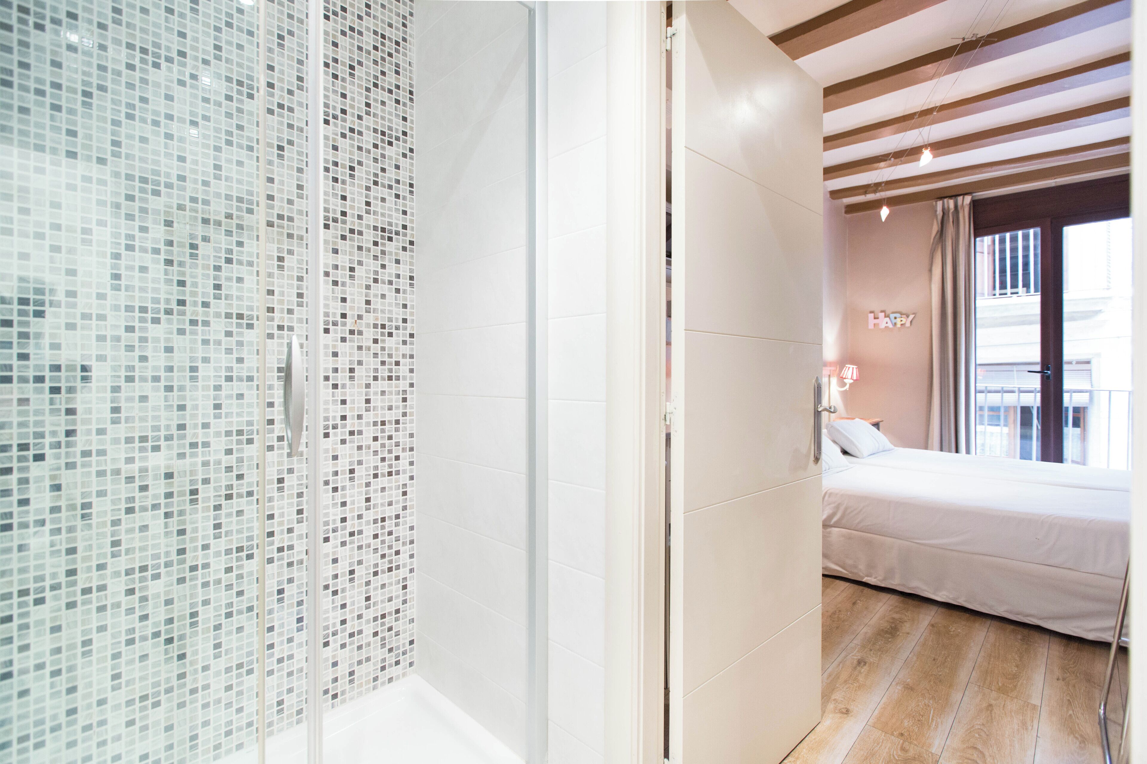 Bebarceloner Gothic Estudios - Santa Coloma de Gramenet