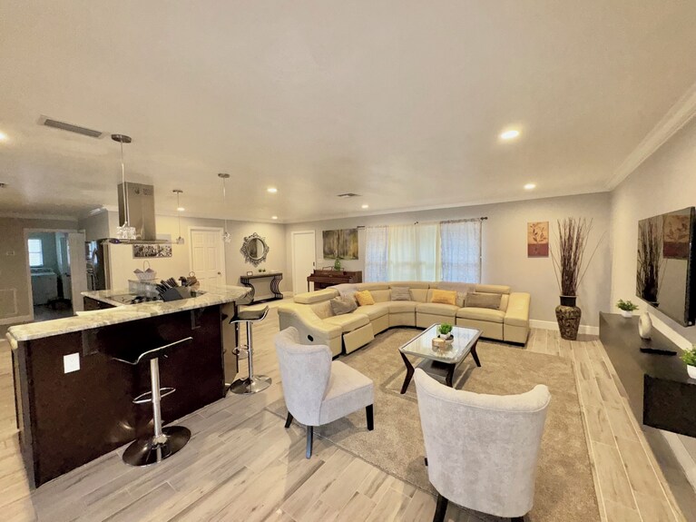 Serene & Fun Retreat With Pool - Sebring, FL