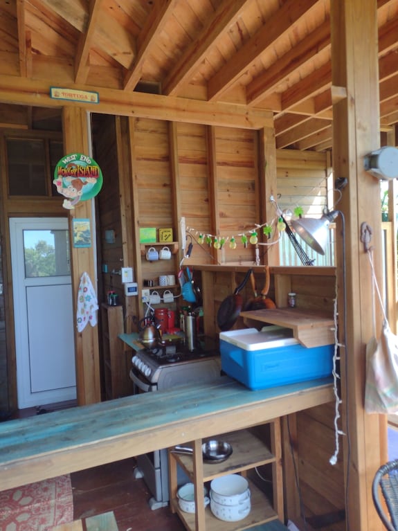 Runaway Pineapple Lodge: Amazing Ocean Views, New Large Pool, Jungle Setting - Roatán