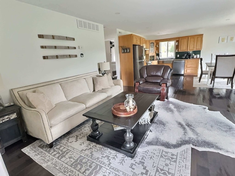 Taurean Vines Guest House - British Columbia