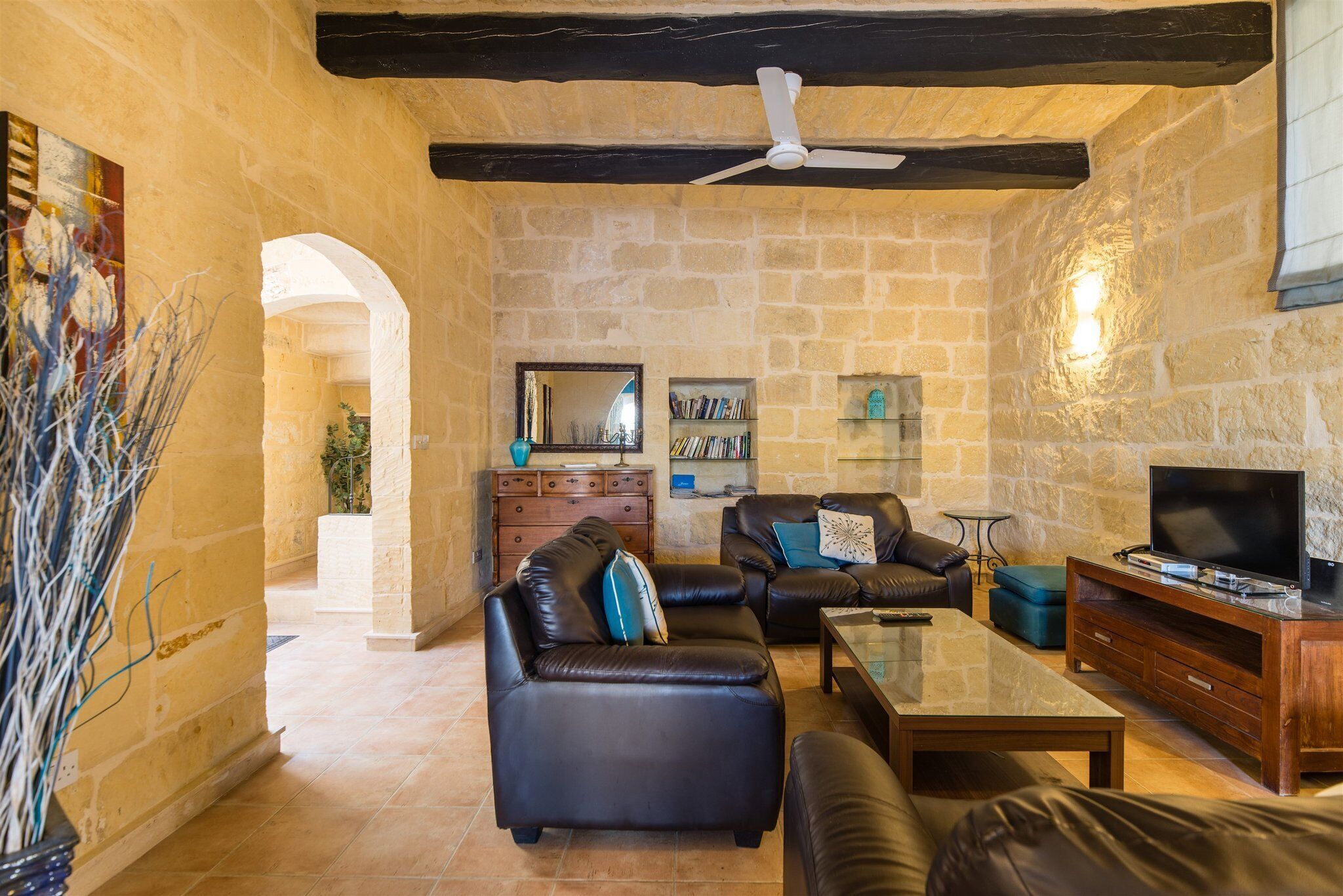 Traditional Gozo Villa | Ta Girardu | 3 Bedrooms |  Private Pool & Well Furnished - Malta