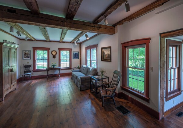Charming 4-bedroom Farmhouse With Wifi, Ac In Enchanting Middletown Springs - Vermont