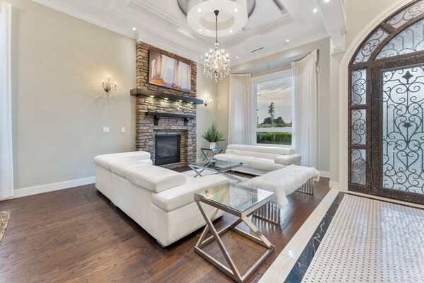 Yvr/luxe/theatre/ac/new Westminster - New Westminster