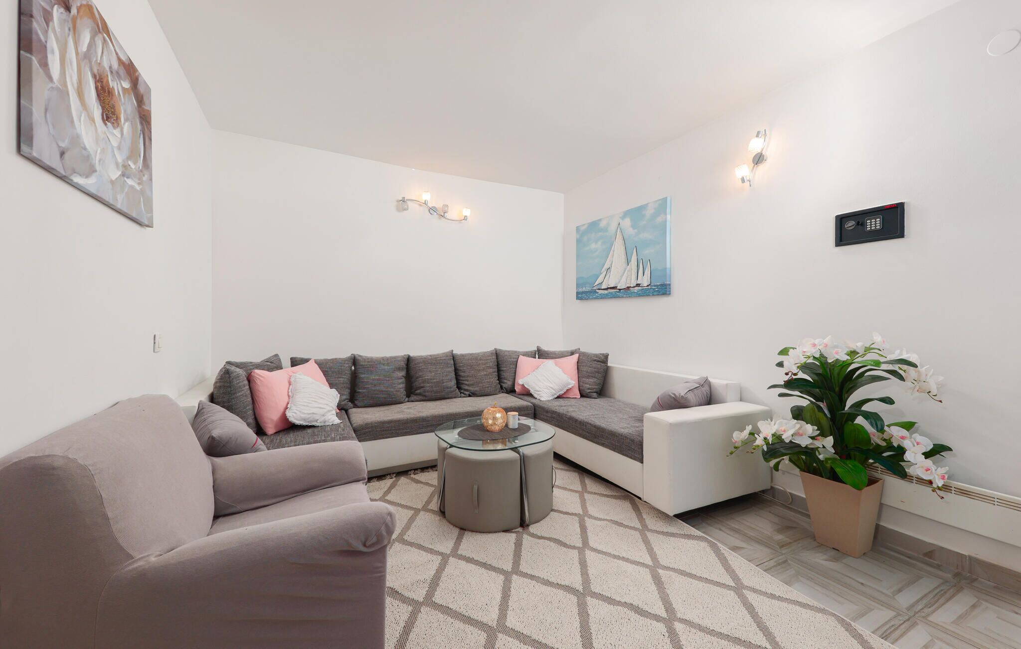 Nice Apartment In Makarska - Podgora