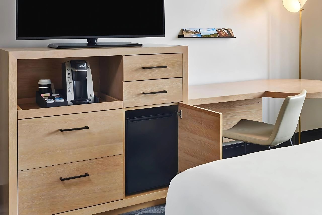 3 Urban Elegance: Contemporary Retreat Near Little Italy & Gaslamp Quarter - Coronado Island, CA