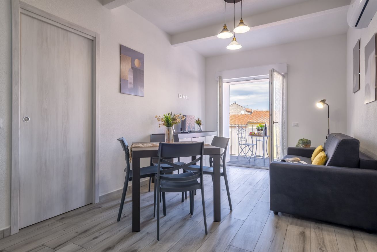 Casa Ginestra. Apartment A Few Steps From The Historic Center. - Olbia