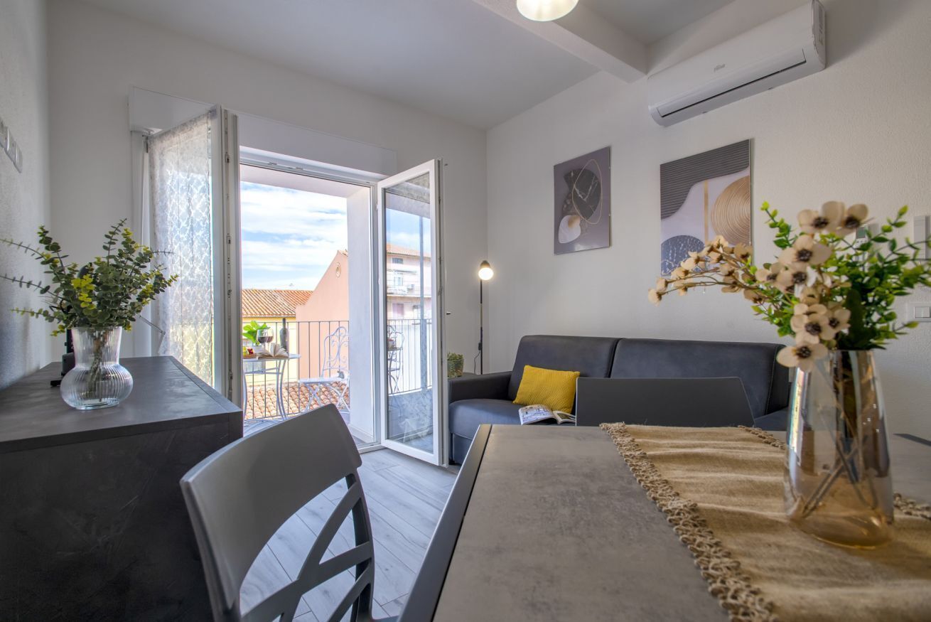 Casa Ginestra. Apartment A Few Steps From The Historic Center. - Olbia