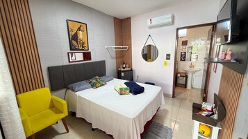 Quarto casal conforto, 1 cama Queen, para não fumantes, banheiro privativo | Comodidades do quarto