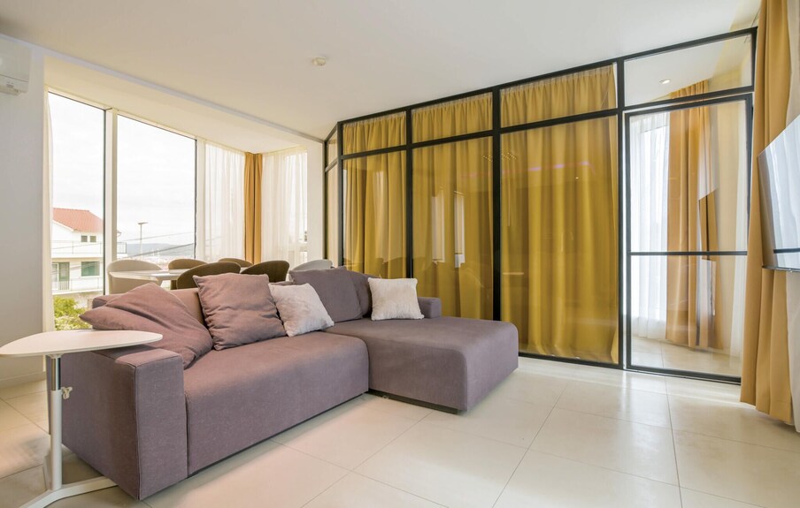 Superbe Appartement De 2 Chambres à Murter - Tisno