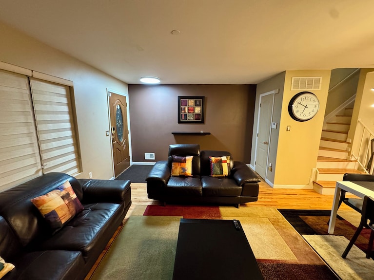 Urban Oasis: A Modern 2-bedroom Apartment In Staten Island With Wifi, Ac & More. - New York