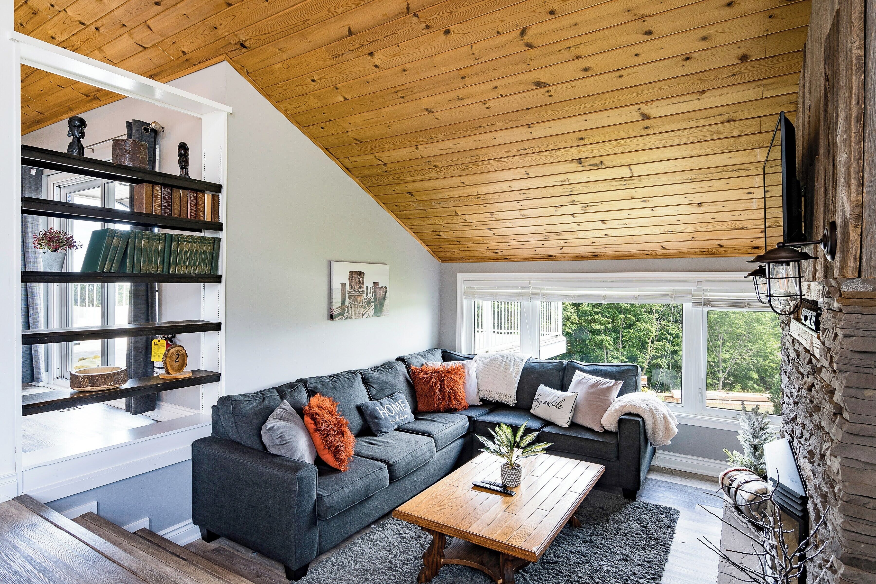 Scenic Chalet On Top Of The Blue Mountains With Hot Tub, Game Room And Deck - Thornbury