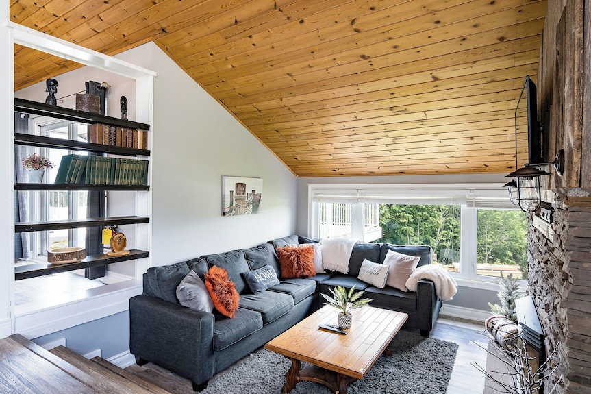 Scenic Chalet On Top Of The Blue Mountains With Hot Tub, Game Room And Deck - Thornbury