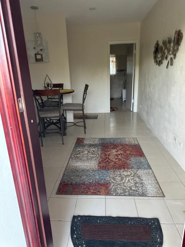 Queen Anne's Apartments - Nassau