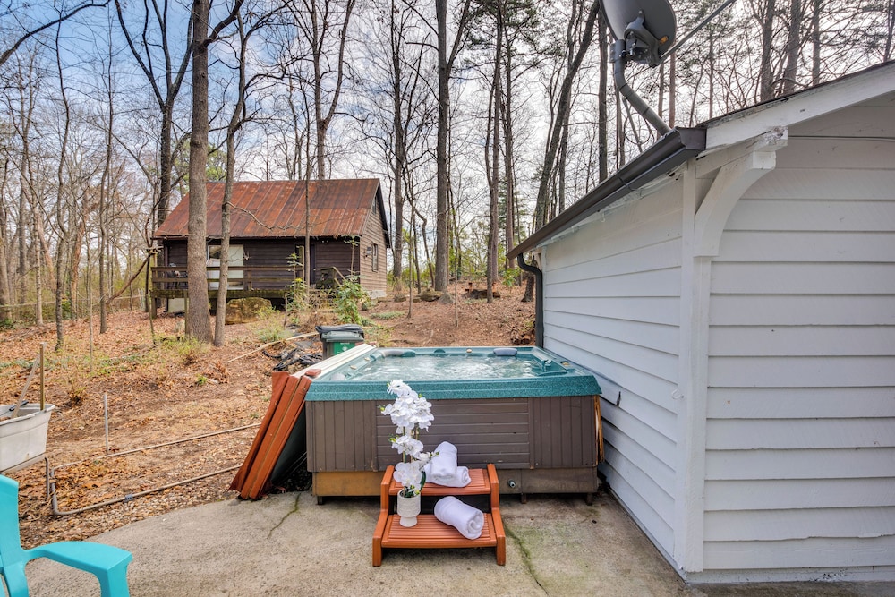 3 Mi To Marietta Square: Hot Tub Haven W/ 2 Patios - Marietta, GA