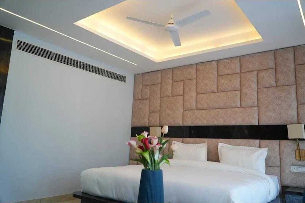 Country Ambience Hotel - Uttarakhand