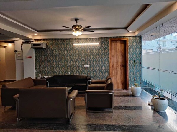 Hotel Maharaja - Gurugram