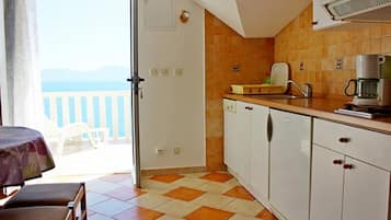 Apartamento (Apartment 11) | Cozinha privada | Geladeira