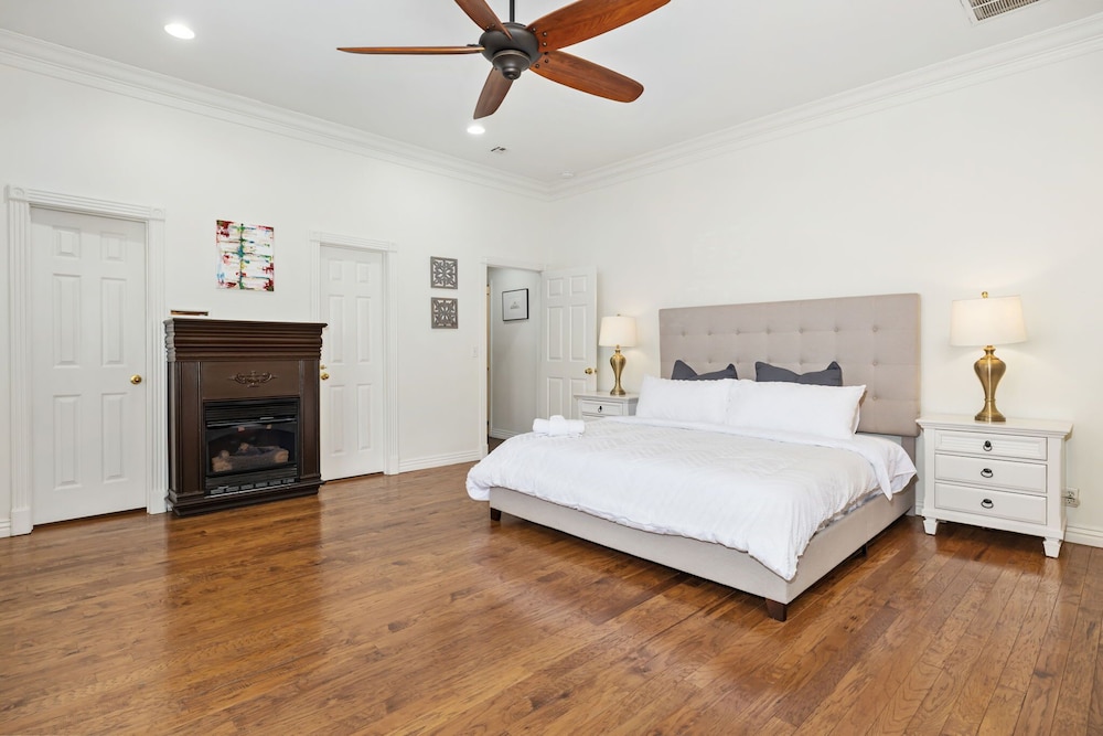 Adventure Awaits- Indoor pool & Pickle ball Court - Benton County | Vrbo