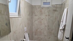 Loft, 1 quarto, fumadores | Casa de banho
